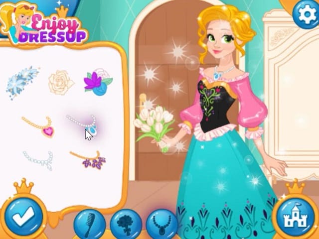 DESIGN YOUR PRINCESS DREAM DRESS jogo online no JogosJogos.com